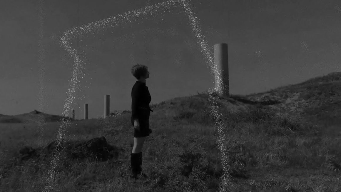 French Coldwave Project Transmission Fuses the sound of Violin and ...