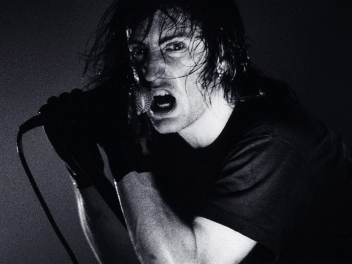 Journalist and Music Promoter Annik Honoré has passed away today ...