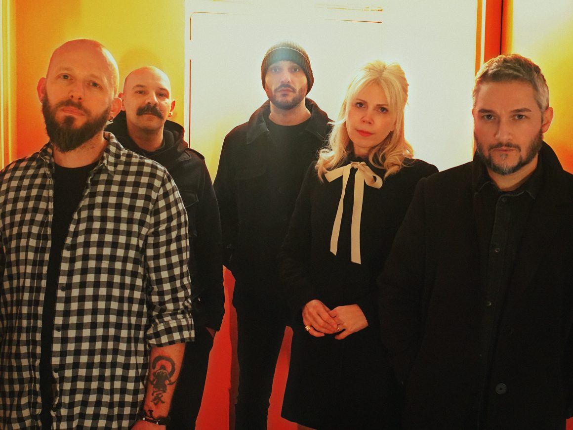 Berlin Post-Punk Artist Rosa Damask Performs a Stark, Minimalist ...