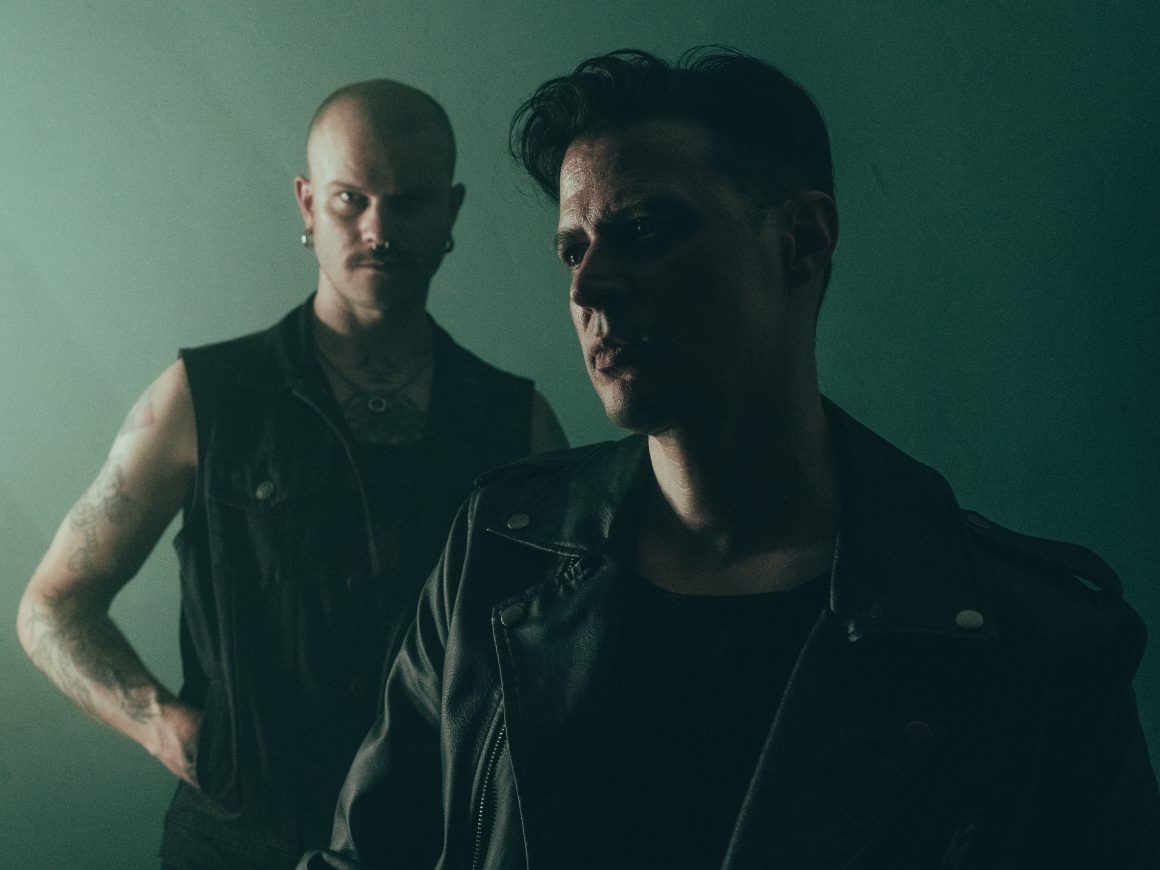 Rick Astley Performs a Surprise Set of The Smiths' Greatest Hits at ...