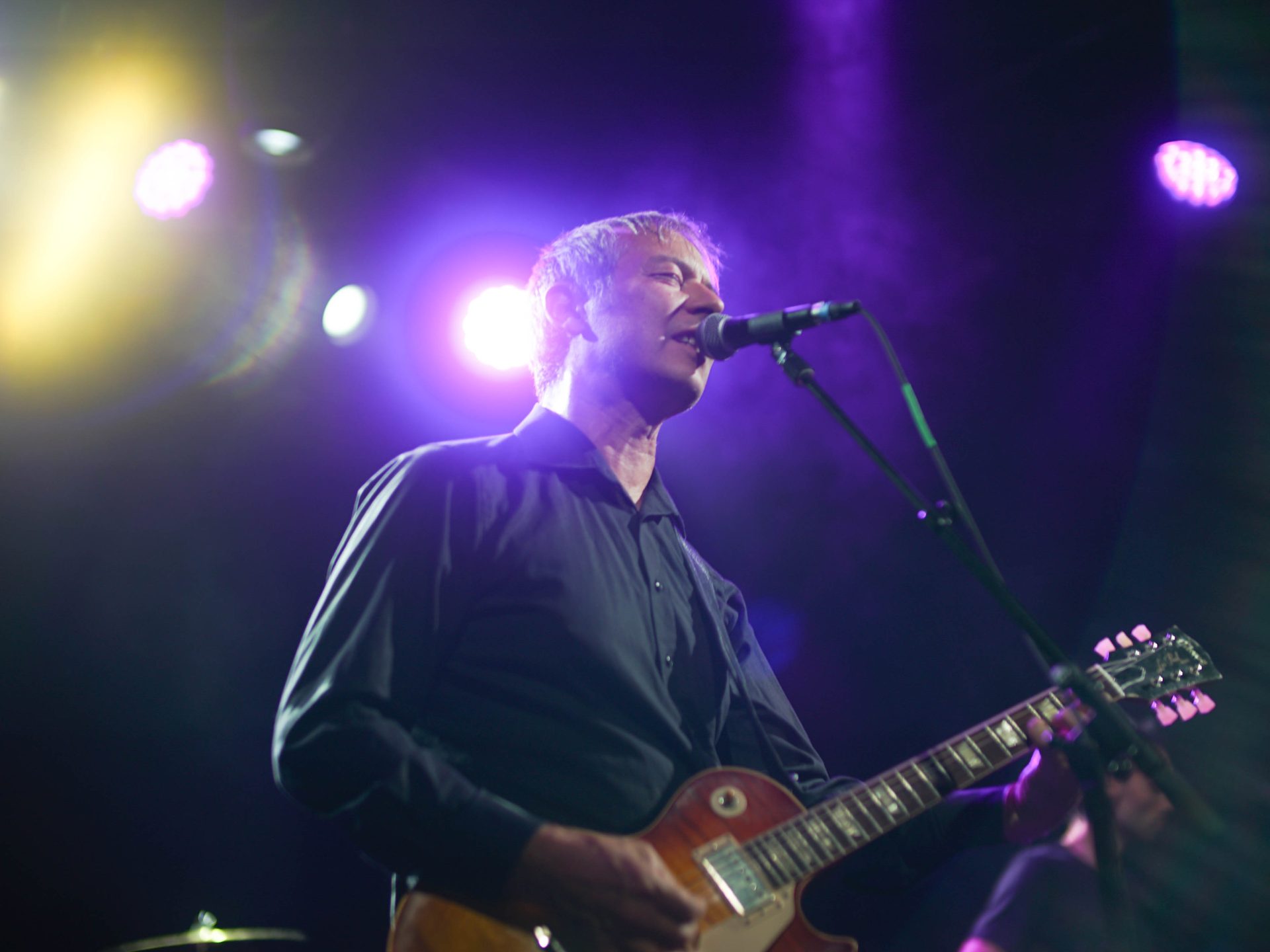 Journalist and Music Promoter Annik Honoré has passed away today ...