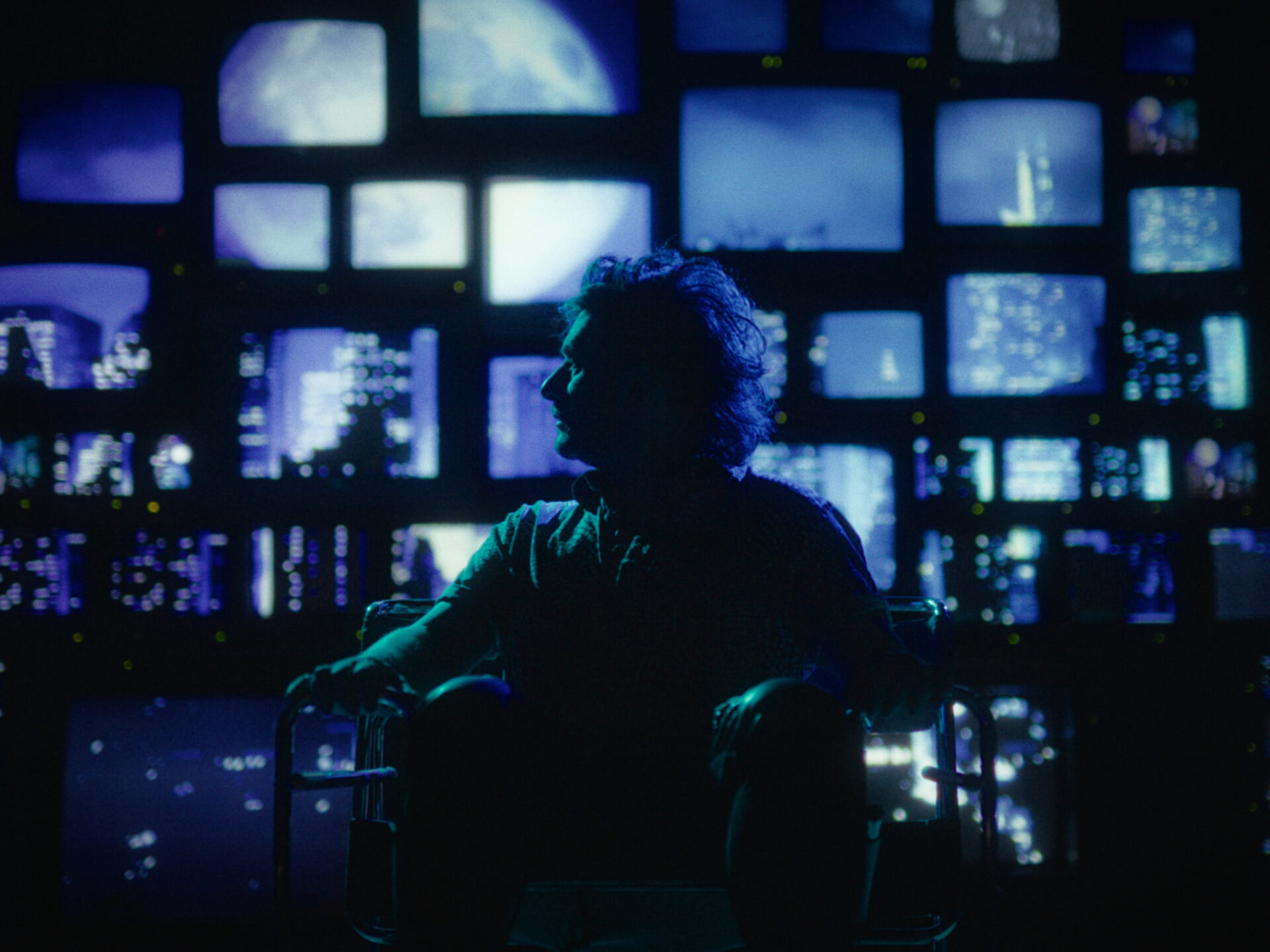 Rick Astley Performs a Surprise Set of The Smiths' Greatest Hits at ...