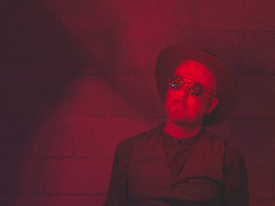 Belgian Duo Ultra Sunn Debuts New Single "Wrong Floor" From Forthcoming ...